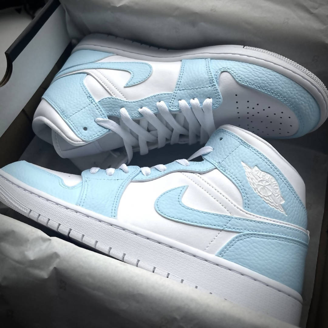 'Baby Blue' Air Jordan 1